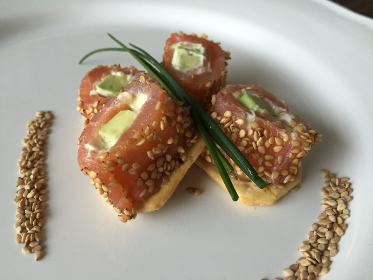 Lachs-Avocado-Canapés - Damn Tasty